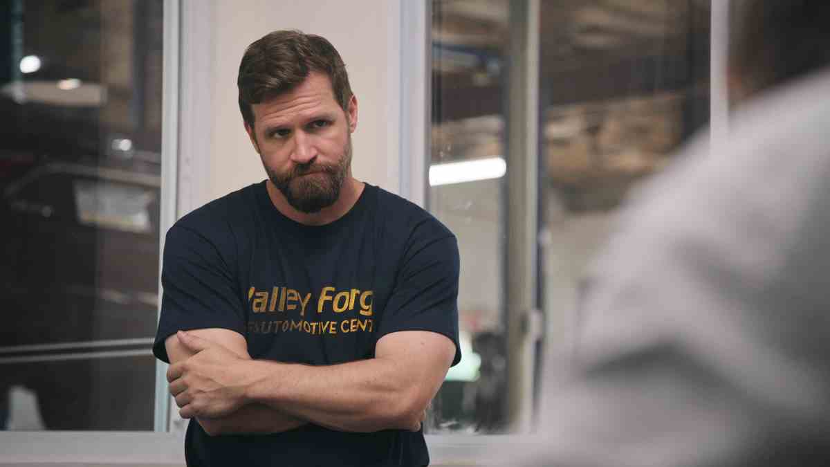Tires Cast: Every Actor and Character in the Netflix Series