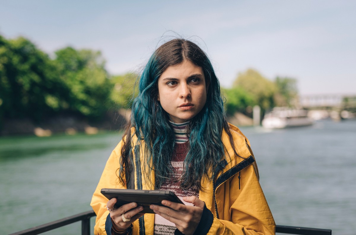 Under Paris Cast: Every Actor and Character in the Netflix Movie